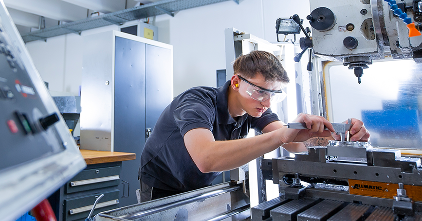 Apprenticeship as Machinists at the HAHN Automation Group