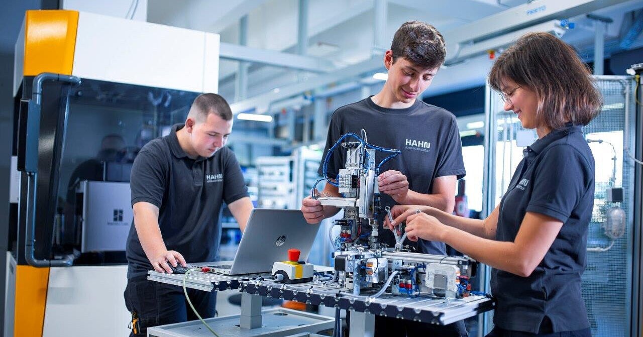 Arbeiten bei der HAHN Automation Group Kremsmünster, AT